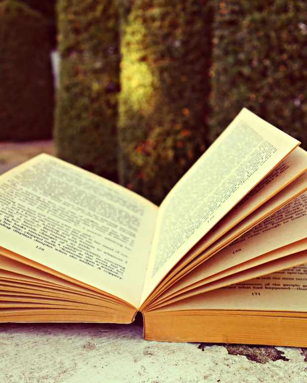 7 Novels That Play With Time - Owlcation - Education