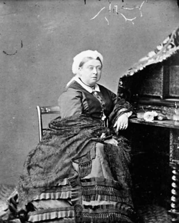 The Roles and Responsibilities of Female Victorian Servants - Owlcation ...