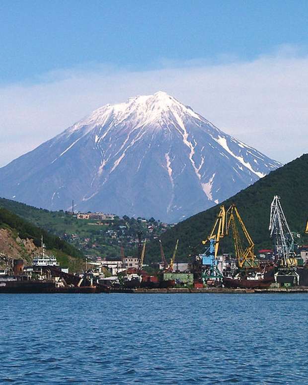 What Causes a Volcano to Erupt? - Owlcation - Education