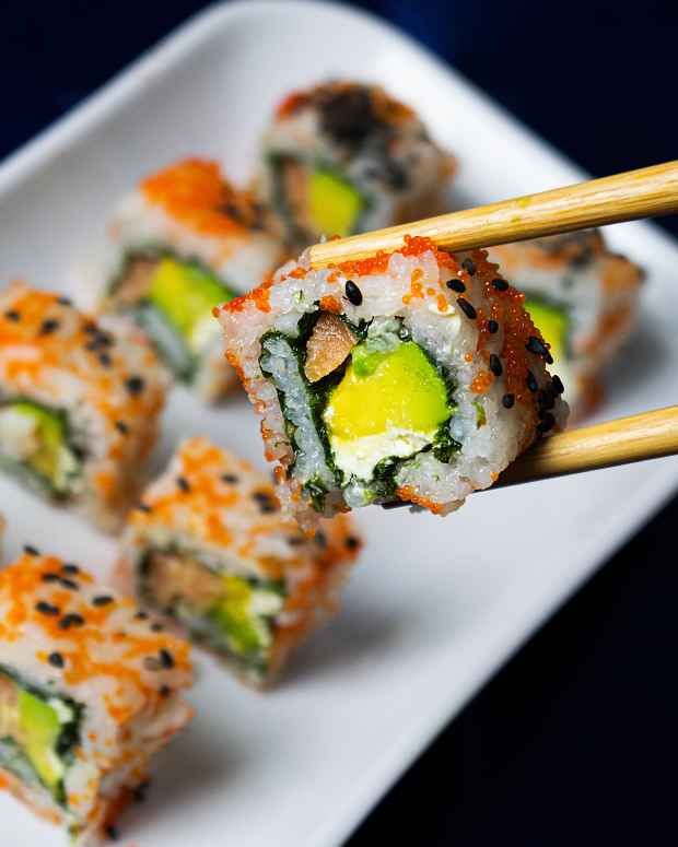 Hack for Shaping Homemade Sushi Is Totally Brilliant - Delishably News