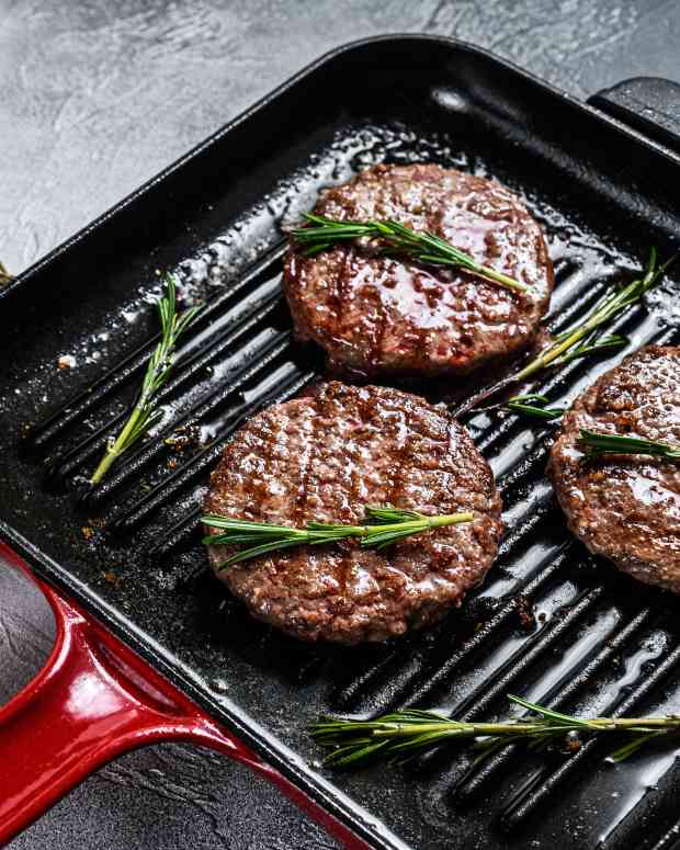 Mom's Nifty Crockpot Burger Hack Is a Dream Come True - Delishably News