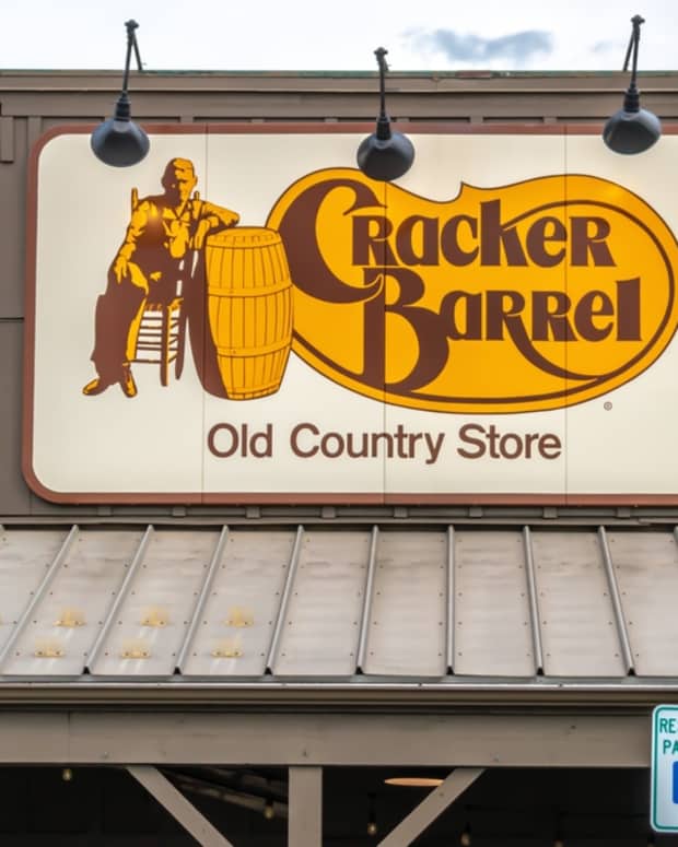 Woman's Chicken Pot Pie Fail at Cracker Barrel Has People Cracking Up ...