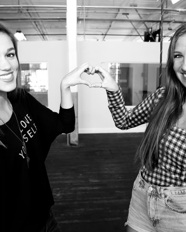 Friend Dates Fun Things To Do With Friends PairedLife