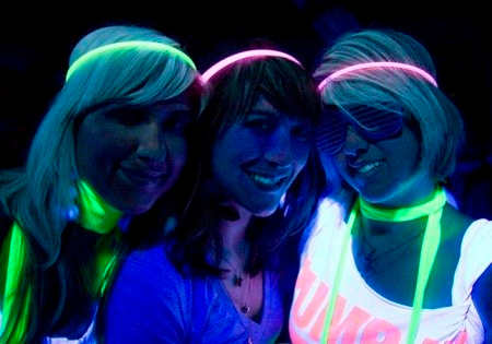 How to Throw a Rave-Themed Party for Teenagers - HubPages
