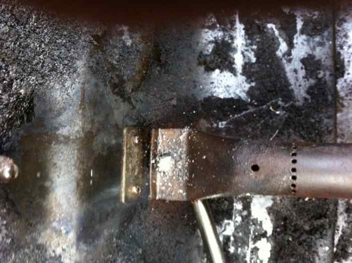 How to Remove a Rusted, Broken, or Stripped Screw (Three Ways) - Dengarden