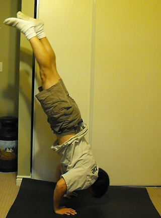 How I Worked up to Freestanding Handstand Push-Ups - HubPages