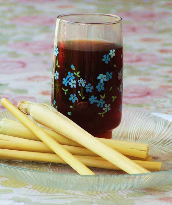 How (And Why!) To Make Lemongrass Tea - Delishably