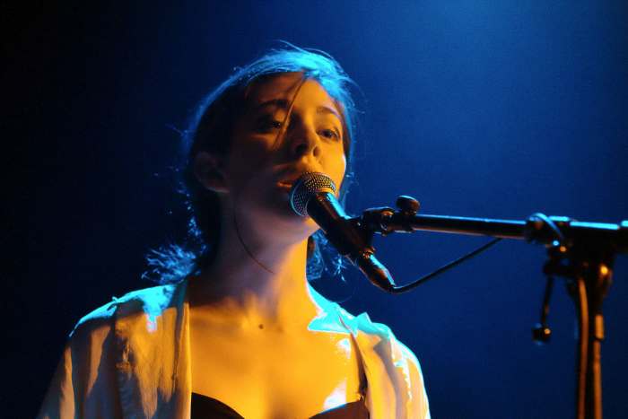"Bruises" Lyrics: The Meaning of the Song by Chairlift - HubPages