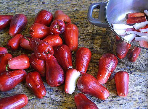 Mountain Apple of Hawaii: Mouthwatering Tropical Taste - Dengarden