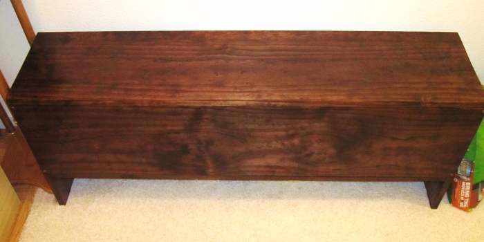 How to Build Your Own Functional Storage Bench - HubPages