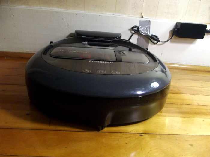 Review of the Samsung Powerbot R7040 Robotic Vacuum - HubPages