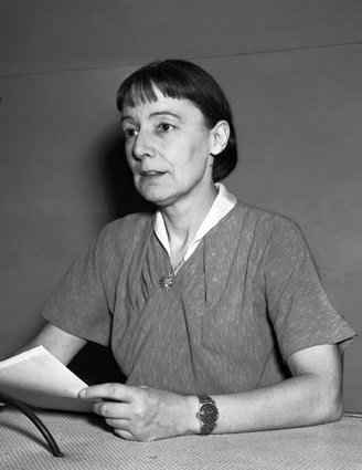 Poem Analysis: 'Pretty' by Stevie Smith - Owlcation