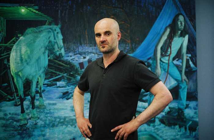 What Does Hands-on-Hips Body Language Mean? - HubPages