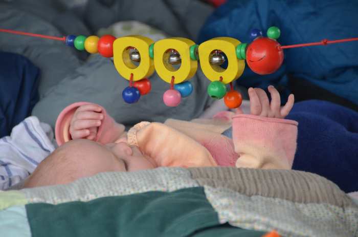 Best Budget-Friendly Toys for Babies From Birth to 6 Months - HubPages