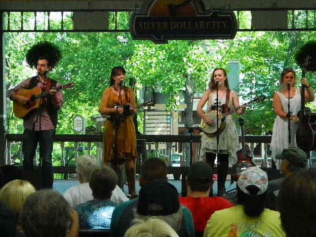 Southern Raised: My Favorite Bluegrass Group - HubPages