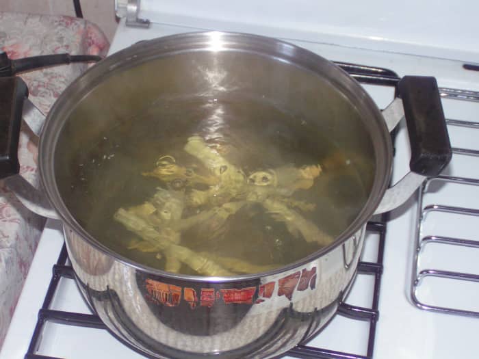 How And Why To Make Lemongrass Tea Delishably