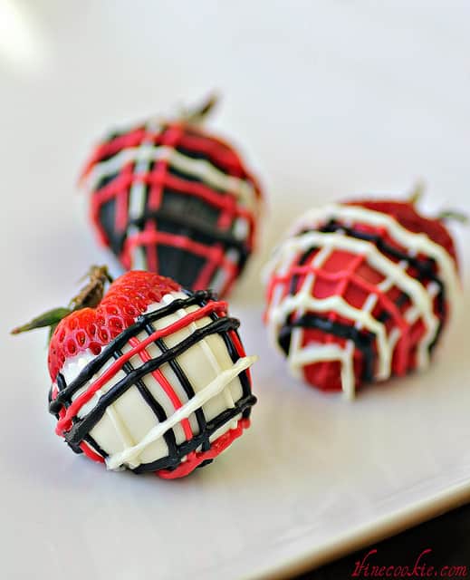 How to Decorate Chocolate-Covered Strawberries - HubPages