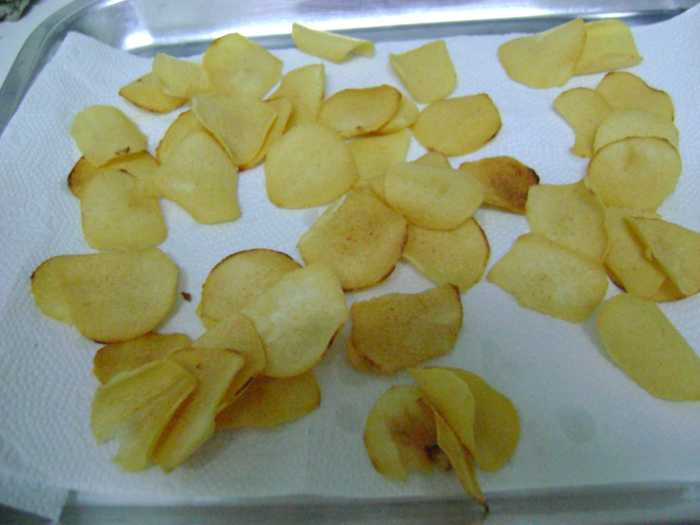 How to Fry Ngaku (Arrowhead) Chips - Delishably