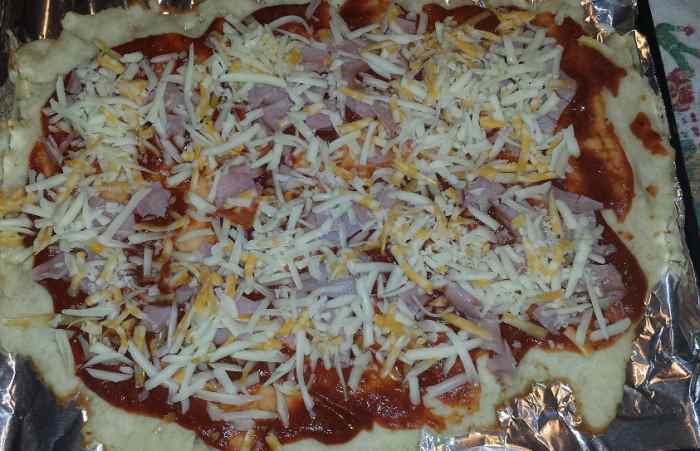 Easy, Tasty Gluten-Free Pizza Crust (Just 5 Ingredients!) - HubPages