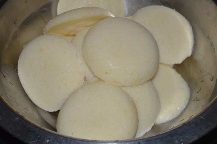 How to Make Pan-Fried Semolina Dumplings (Rava Idli) - HubPages