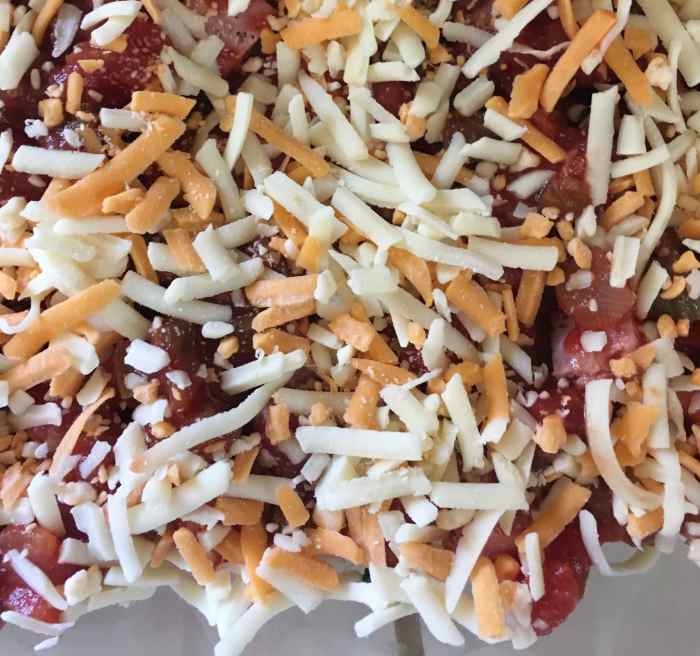 "Nacho" Average Lunch and Salsa: How to Make Loaded Nachos - Delishably