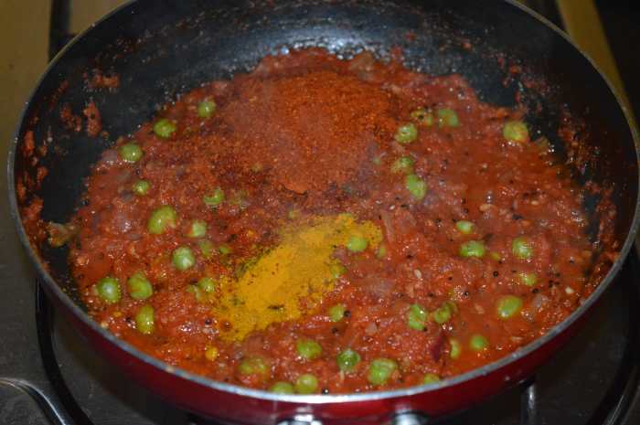 Sevai Tomato Bath (Vermicelli Tomato Upma): Indian Breakfast or Snack ...