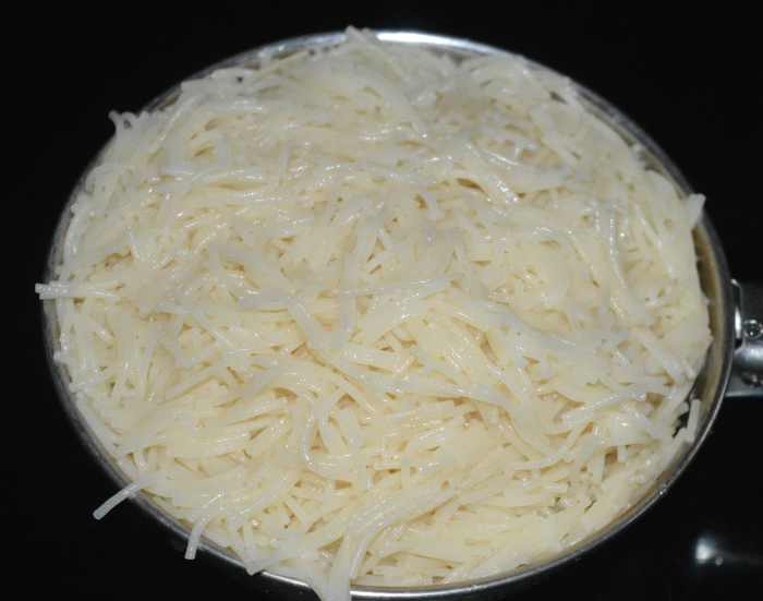 Sevai Tomato Bath (Vermicelli Tomato Upma): Indian Breakfast or Snack ...