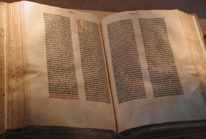 Everything You Need to Know About the Printing Press - Owlcation
