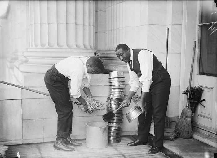 Spitting in America: Spittoons of Yesterday, a Photo Gallery - Owlcation