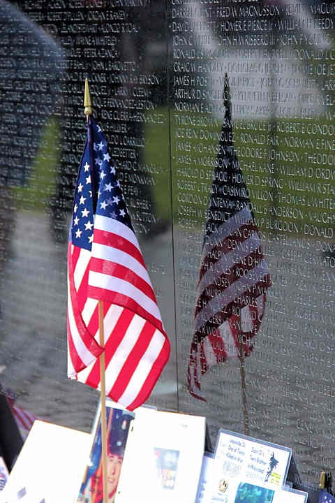 History of the "Wall:" Vietnam Veterans Memorial in Washington, D.C ...