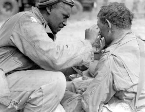 Forgotten Massacre: The Story of the 333rd Field Artillery Battalion ...