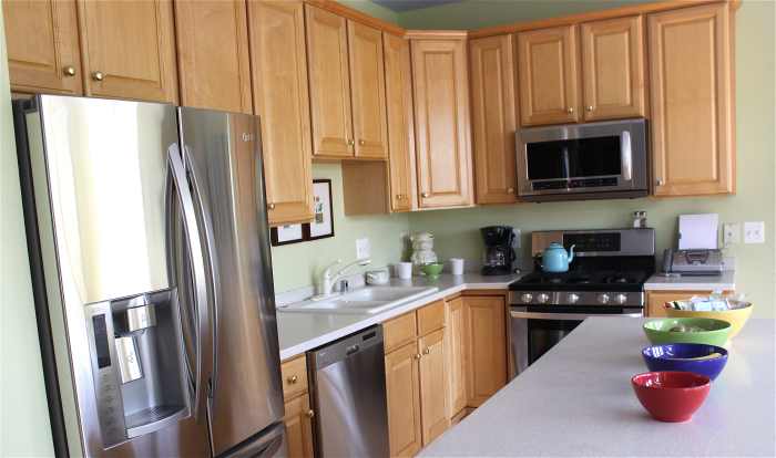 How Bleach Works: Disinfection, Stain Removal, and Dangers - Owlcation