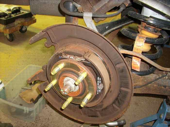 How to Change the Brake Pads on a 2006 Ford Escape - HubPages