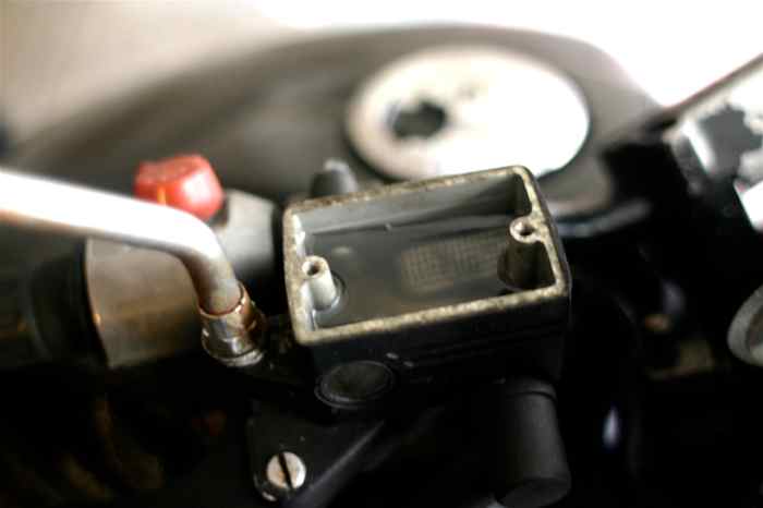 How to Check Brake Fluid - HubPages