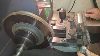 How to Resurface a Brake Rotor on a Rotor Cutting Machine (With Video ...