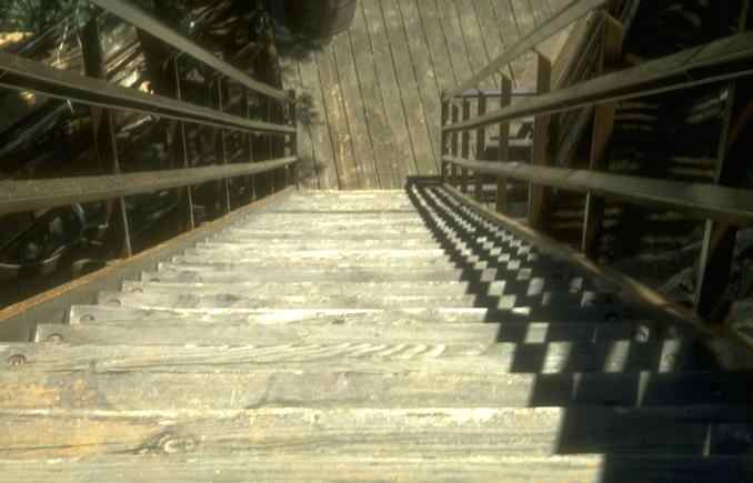Stairs Etiquette 101 (Yes, There's a Right Way!) - HubPages