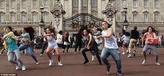 Top Ten Flash Mob Dances Around the World - Spinditty