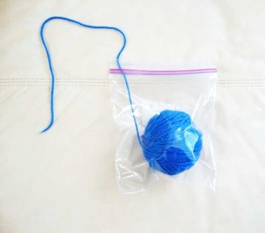 How to Make Your Own Yarn Holder & Dispenser Using Everyday Materials ...