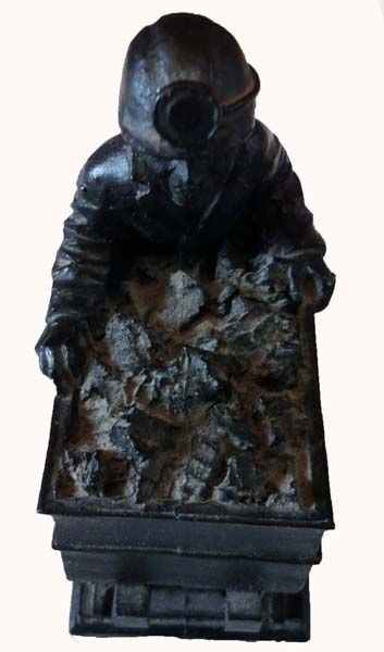 4 Handcrafted Coal Ornaments and Carved Figurines - HubPages