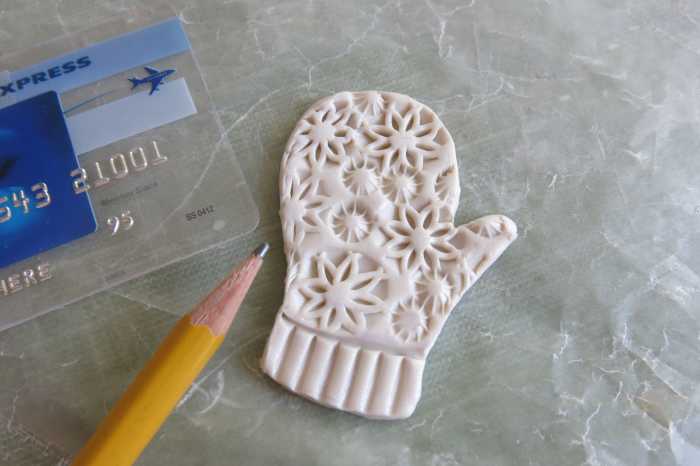 DIY Holiday Craft: Cozy Clay Mittens Christmas Tree Ornament - HubPages
