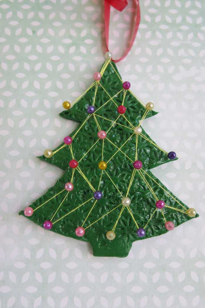 DIY Holiday Craft: String Art Christmas Tree Decoration - HubPages