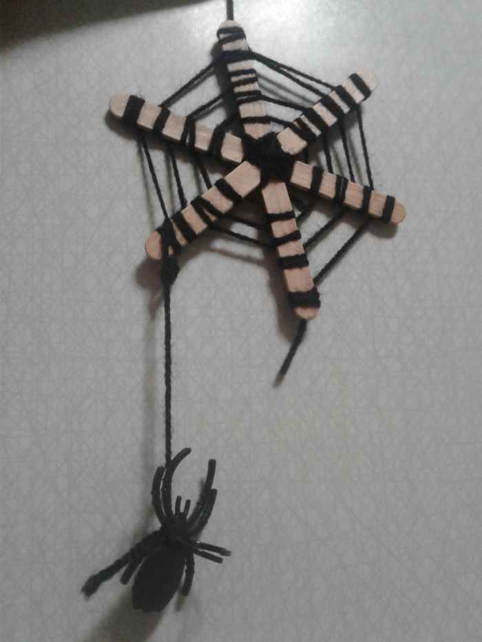 Easy 5-Step Stick Spider Web Craft for Halloween - HubPages