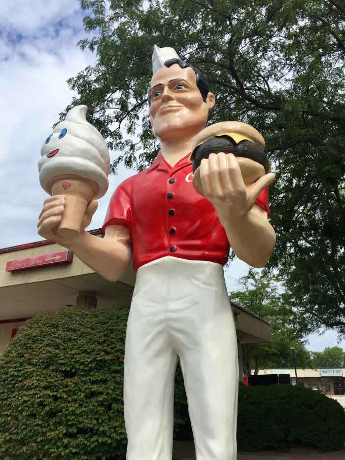 The Ten Most Famous Muffler Men - HubPages