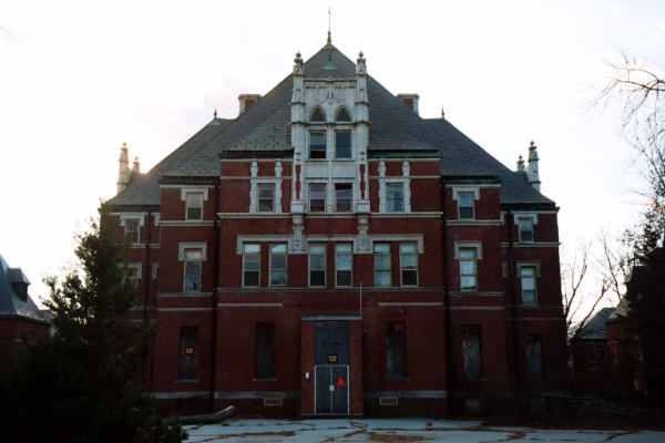 Some of the Most Haunted Insane Asylums on Earth - HubPages
