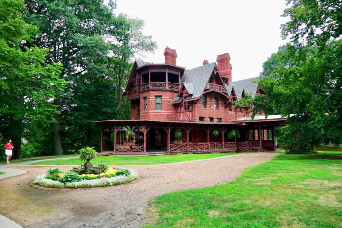 Visiting the Mark Twain House and Museum - HubPages
