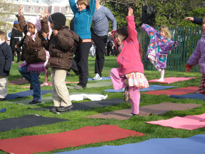 Kid-Friendly Yoga Flow Sequences for Movement Breaks - HubPages