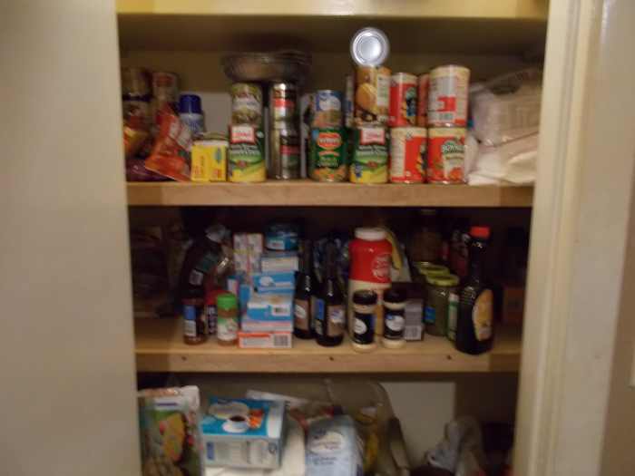 How to Create an Emergency Food Pantry With Everyday Items From Grocery ...