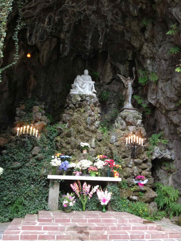 The Grotto in Portland, Oregon and a Young Boy's Promise to God - HubPages