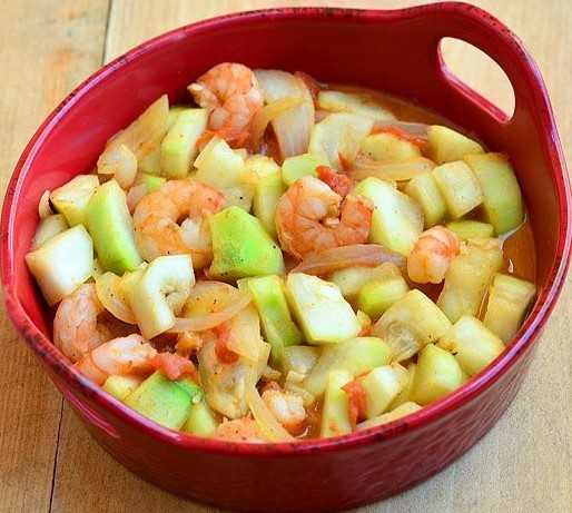 Filipino Stir-Fried Upo Squash and Prawns With Shrimp Paste (Bagoong ...