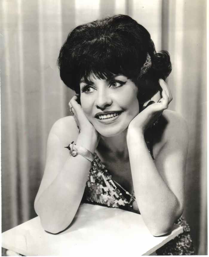 A Biography of the Exceptional Singer Mary Marshall - HubPages